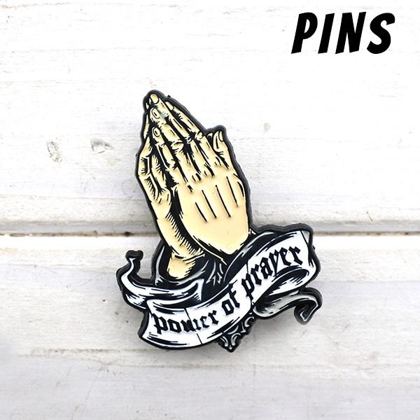 プレイングハンドのピンバッジですバッグや帽子、洋服などに！これ一つでファッションのアクセントになります。■サイズ横：約2.6cm 縦：約3.5cm※この商品はアメリカからの輸入品です。多少の小傷や汚れなどある場合がございます。予めご了承くだ...