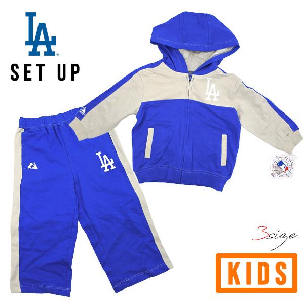 ドジャースのキッズセットアップです。柔らかい着心地で、とってもかっこいいデザインです！プレゼントにもオススメ！■サイズ■2T・・・アウター　着丈：約32.5cm　身幅：約34cm　　　　パンツ　総丈：約50cm　股下：約31.5cm　ウエス...