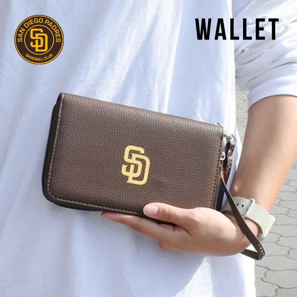 MLB San Diego Padresのラウンドファスナー長財布が新入荷しました。クラッチバッグタイプの長財布です。カードもたっぷりと入るのでバッグ代わりにお出かけも出来ます。本場アメリカより直輸入したMLBオフィシャルライセンス商品は日...
