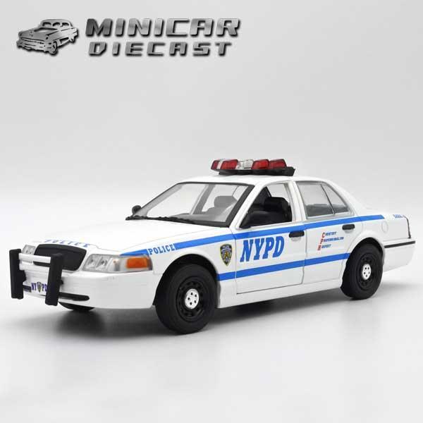 2011 FORD CROWN VICTORIA INTERCEPTORが1:24スケールで登場！GREENLIGHT社で作られた細部までこだわったリアリティ溢れるミニカーは今でも根強い人気があります。ドアが開閉可動！お好みのスタイルで飾れ...