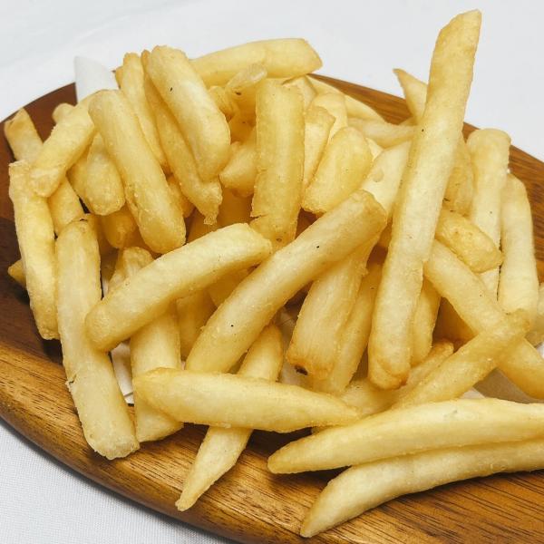 １袋２．２６８ｋｇ（５ｌｂ）入りの業務用フライドポテトです。たっぷりサイズで、ポテト好きにはたまりません。。なんと１００ｇあたり、約６１円と大変お買い得です。冷凍のまま、１７５〜１８０℃の油で約３分間揚げてください。（オーブン、トースターで...