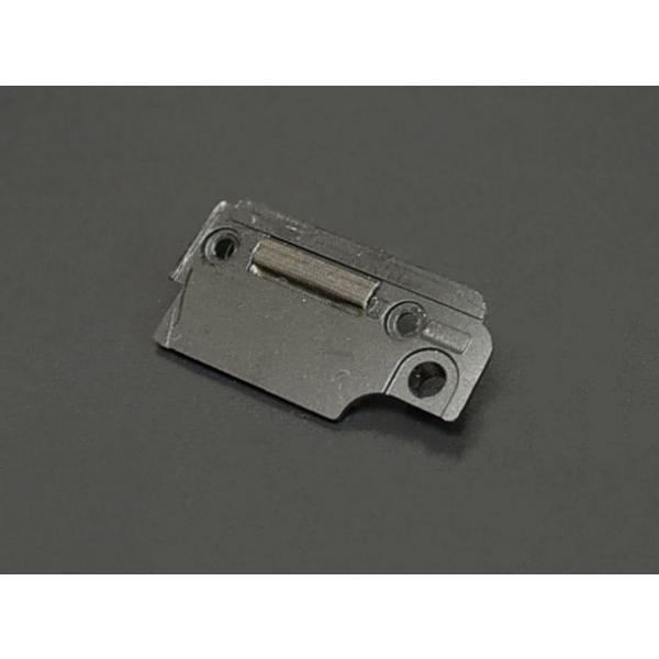 MacBook Pro 13-inch 2016 A1706  クラッチカバー 右側 ■対応機種 MacBook Pro 13 2016 A1706 中古品になりますので、使用感や傷等があります。写真は同機種の写真を流用しているため外観の状...