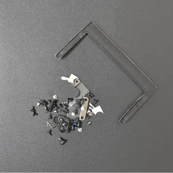 MacBook Pro Retina 13-inch Late 2013  A1502 ネジ・留め具一式 ■対応機種：Macbook Pro Retina 13-inch Late 2013 A1502中古品になりますので使用感や小傷等はあ...