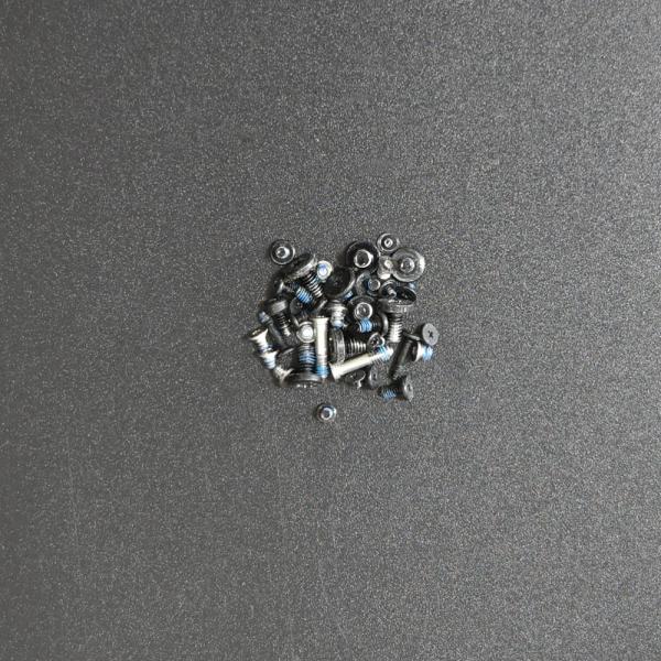 MacBook Air 13-inch Mid 2011  A1369 ネジ・留め具一式■対応機種：MacBook Air 13-inch Mid 2011中古品なので、使用感や小傷があります。