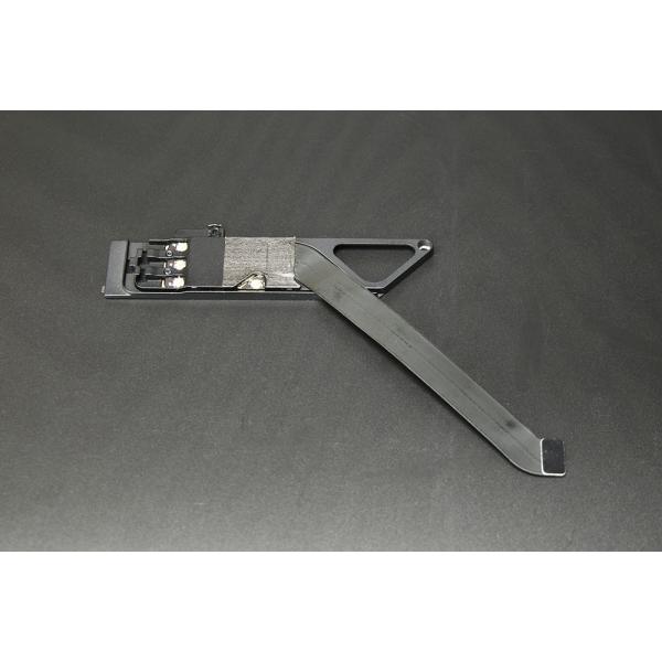 MacBook Pro 17 2011 A1297　Bluetooth 無線LANカード ケーブル 821-1311-A 中古品■対応機種：MacBook Pro 17 2011 A1297■ケーブル型番：821-1311-A■カードとケー...