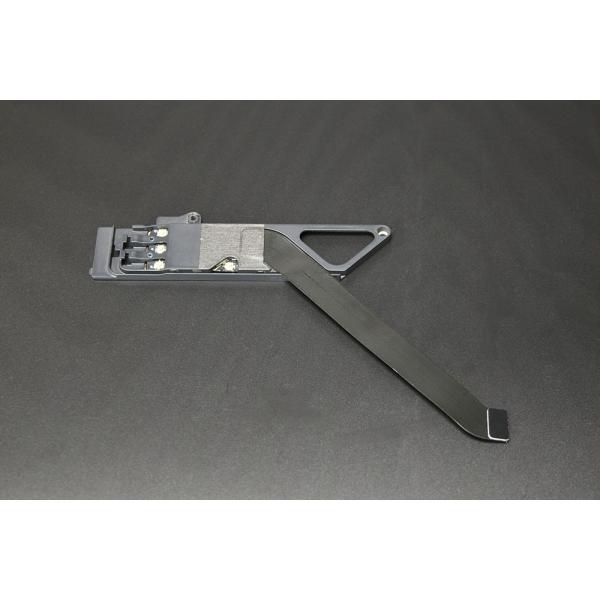 MacBook Pro 17 2011 A1297　Bluetooth 無線LANカード ケーブル 821-1311-02 中古品■対応機種：MacBook Pro 17 2011 A1297■ケーブル型番：821-1311-02■カードと...