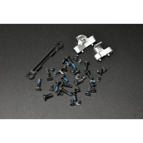 MacBook Pro 15 inch Late 2008 A1286 ネジ ・ 留め具 一式 1-211-8MacBook Pro 15インチ Late 2008 A1286 より取り外しました。中古品になので使用感や小キズ等があります。