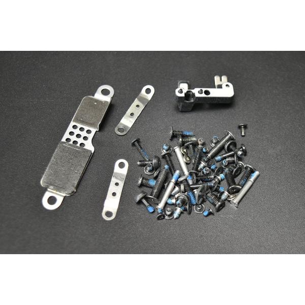 MacBook Pro 15 inch Late 2011 A1286 ロジックボード 取り付け ネジ 一式 1-218-1Macbook Pro Retina 15インチ 2011 A1286 より取り外しました。中古品なので使用感や小キ...