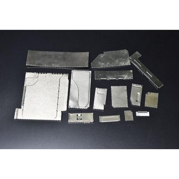 Microsoft Surface Pro 4 1724　ロジックボード カバー 1-710-1 中古品Surface Pro 4 1724 より取り外しました。中古品なので、使用感や小傷があります。サーフェスプロ　サーフェス　マイクロソフト