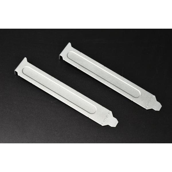 Mac Pro 2006 A1186 PCIe スロットカバー HH 805-5396-A 中古品  1-1216-5２枚セットです。中古になりますので使用感や小キズ、汚れ等ございます。写真は同機種・同型番の写真を流用しているため外観の状態...