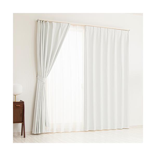 清潔感のある真っ白い遮光カーテンです。朝日や眩しい西日の光をほどよく遮る2級遮光で、見た目も機能も充実しています。同程度の明るさの1級遮光カーテン「マシュマロ」は織り感が全くないなめらかな質感ですが、こちらは多少の織り感が見られるカジュアル...