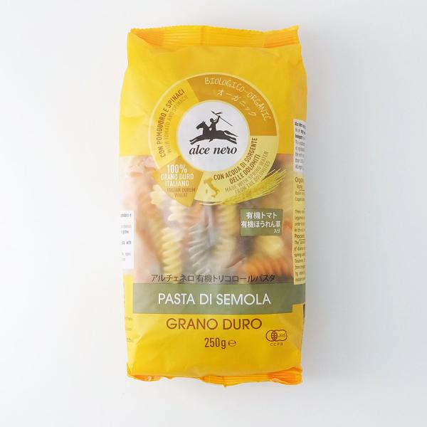 アルチェネロの有機農家が育てた、南イタリア産の有機デュラム小麦を使用。プレーン、トマト入り、ホウレン草入りの楽しい3色フジッリ。くるくるひねった形のパスタです。調理方法　パスタ100gに対し水1.5Lを沸騰させ、塩を加えます。　塩は水1Lに...