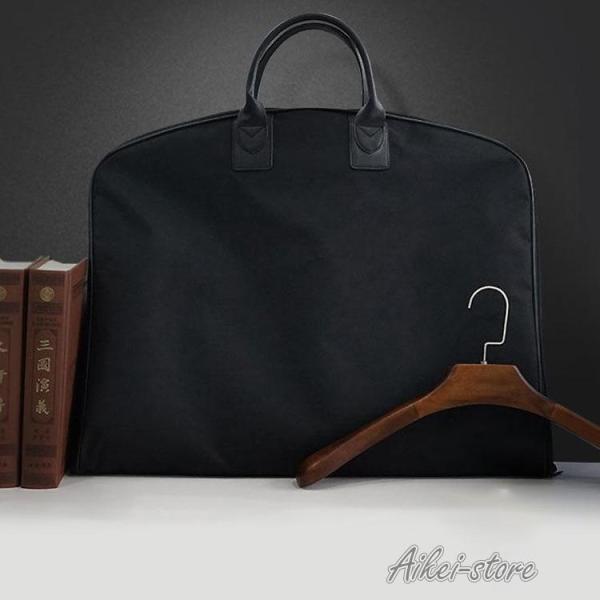 ■ 品名：衣装カバー■ 素材：600Dオックスフォード■ カラー：A■ サイズ：100*60cm検索ワード：衣装カバー 洋服カバー 半透明タイプ まとめてタイプ ホコリ防止 衣替え 衣類収納ケース 取り付け簡単 衣類カバー ウエアカバー 洋...