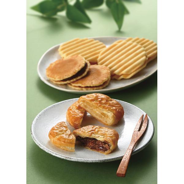 ●欧風せんべい(バニラ・苺・抹茶×各1)、味鼓の詩×3、パイまんじゅう(小豆・さつまいも・栗×各1)●賞味期間：製造から120日●アレルギー：卵・乳成分・小麦●箱サイズ：約29.5×27.5×5.8cm●箱重量：約630g●化粧箱入名入れ ...
