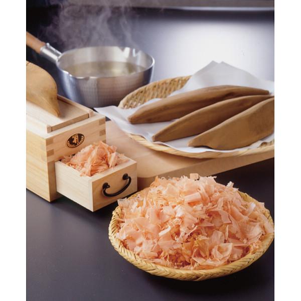 ●糸削り血合い抜き42.5g(2.5g×17袋)、ソフト削り血合い抜き42.5g(2.5g×17袋)●賞味期間：製造から540日●原産国：日本●箱サイズ：約31.5×27×9.5cm●箱重量：約770g●化粧箱入名入れ 内祝い お返し 祝い...