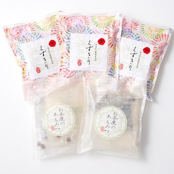 ●商品内容：京くずきり（くずきり100g、抹茶粉蜜7g）×3袋、お茶屋のあんみつ（みつまめ100g、粒餡35g、抹茶粉蜜7g）×2袋●賞味期間：常温90日●箱サイズ：224×309×27mm●包装：完全包装●二重包装：可●のし：可●巻のし：...