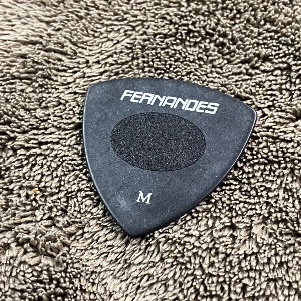 【10枚セット】Fernandes フェルナンデス ピック M（Midium）滑り止め付 トライアングル/おにぎり  アウトレット・デッドストック品
