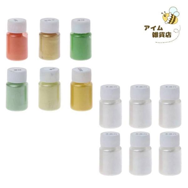 【 特徴 】・ハンドメイドの着色に役立つ、綺麗な天然雲母のパールマイカパウダー・細かい粒子で水にも溶けやすく、使い勝手抜群・人気のパステルカラーのお得でお手頃な6色・6個セット・アロマストーンや石鹸、ネイル、バスボムやスライムなど、様々なハ...