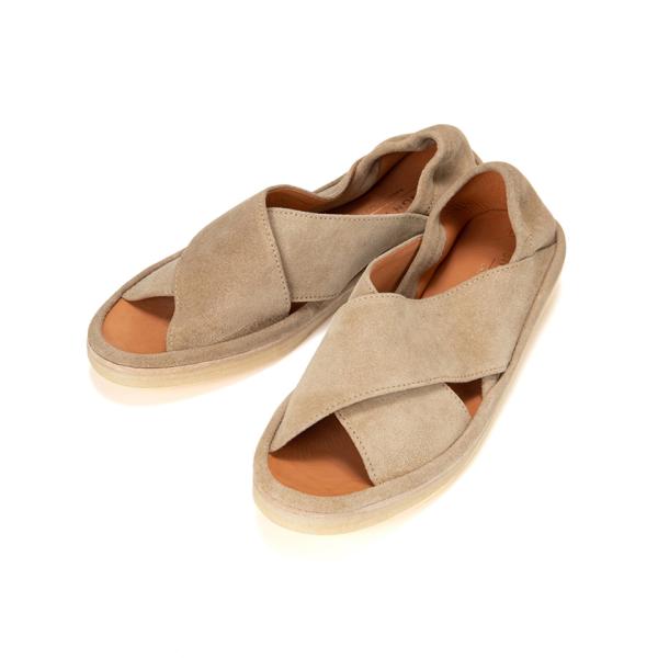 【商品説明】アッパーに優れた鞣し革で有名なインドのチェンナイ産のレザーを使用した「SINGH AND SON (シンアンドサン)」定番のサンダルです。・優れた鞣し革で有名なインドのチェンナイ産のレザーを使用・インドの小さなシューズ工場で何世...