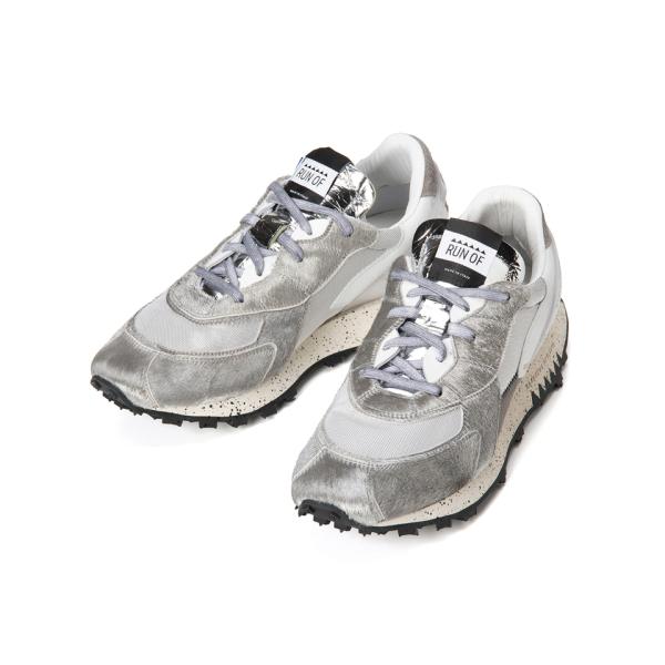 【商品説明】ブランドの象徴とも言える異素材レザー切替による豪華な素材選びが特徴的なスニーカー。高級レザーを使用し、こだわり抜いた贅沢な手法を用い、独自に開発された厚めの3Dソールがブランド共通のデザイン。厚みがあるソールにより履くだけで約5...