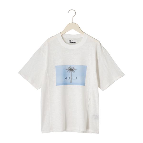 【商品説明】リゾート感のあるフロントプリントが気分を上げてくれそうなTシャツ。ソフトでさらっとした肌あたりのコットン100％素材を用いた着心地抜群の1着。サイズ感はゆるすぎず細すぎず、絶妙なバランスでどんなボトムスにもマッチ。カジュアル、き...