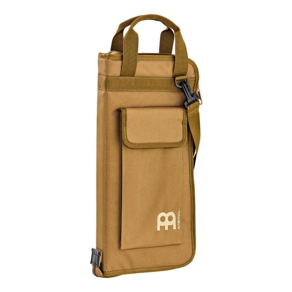 こちらの商品はお取り寄せとなります。3日〜1週間ほどでお届け可能です。メーカー品切の際はお時間を頂きます。※画像は撮影用商品のため、お届けの際の商品とは異なります。外側に深いポケット、内側に大きさの異なる9つのポケットを備え、ドラムスティッ...