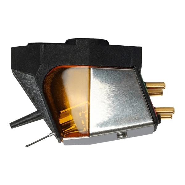 こちらの商品はお取り寄せとなります。3日〜1週間ほどでお届け可能です。メーカー品切の際はお時間を頂きます。Nd9は、カートリッジ設計およびカンチレバー開発における数十年にわたる専門知識を結集し、REGAがこれまでに手がけたMM型カートリッジ...