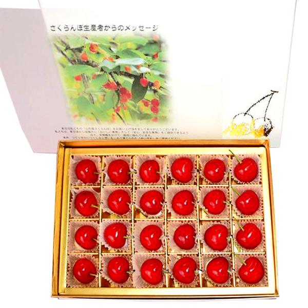 母の日ギフトなら、おいしい山形さくらんぼが人気！1粒1粒ていねいに手詰された5月の初物フルーツを産地直送でお届けいたします。[品　名] さくらんぼ佐藤錦[内容量] 秀品Lサイズ 24粒(約150g)チョコ箱入り、カーネーション造花、母の日メ...