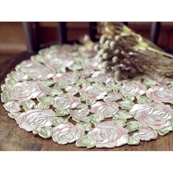 ■サイズ：約30ｃｍ×30ｃｍ■素　材：表地　ポリエステル100％■ご家庭でお洗濯可能です（手洗い）※ドイリー以外は、価格に含まれません