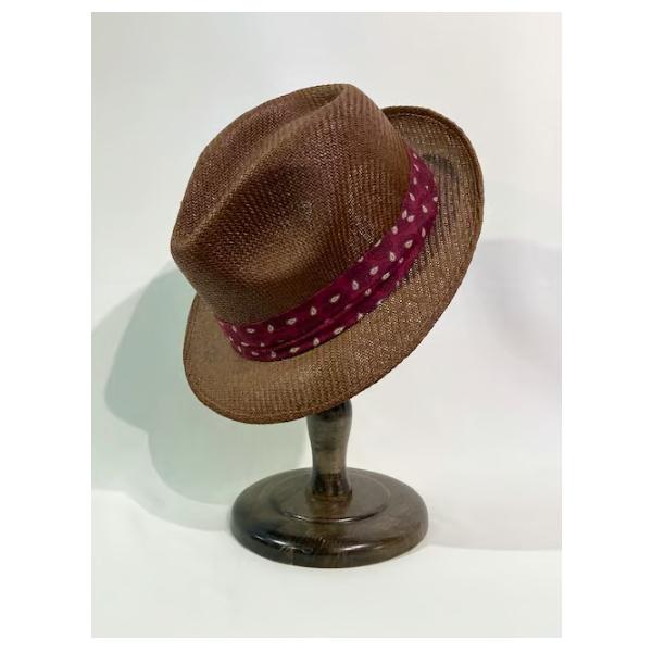 Savoy Men’s &amp; Ladies HatPanama Styleのサマーブレードハットです。段巻のパナマハット仕様になっているプリーツ折りのリボンがペイズリー柄のプリーツリボンがとてもシブいKoolなサマーハット。ツバのフロ...