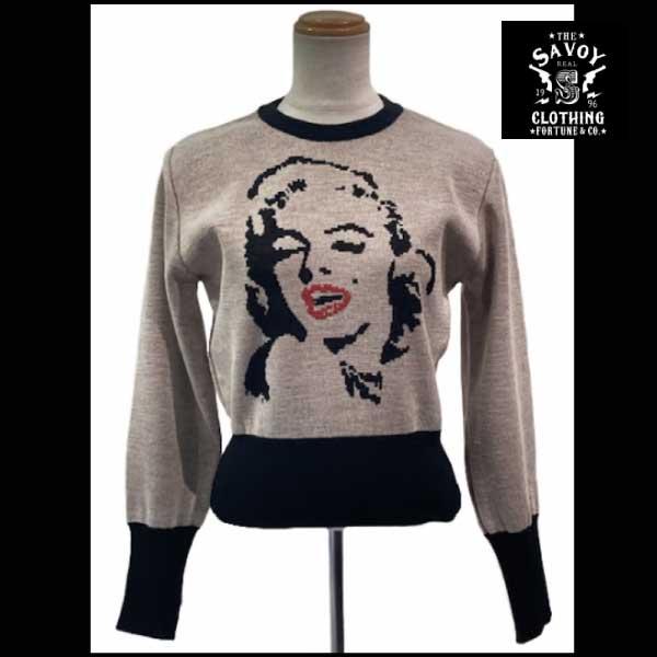 ★1951年〜1962年の間、多くの人々を魅了し、もう2度と彼女のような女優は誕生しないであろうと語り継がれる女神 ”Norma” のアイコンをジャガード編みで表現したニットですボディカラーに対してブラックのリブカラー切り替えがVintag...