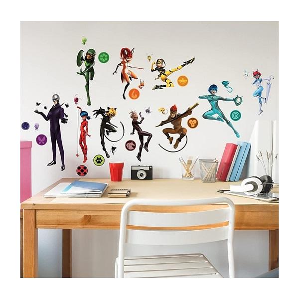 【Roommates】【Miraculous ミラキュラス】ミラキュラス レディバグ＆シャノワール ウォールステッカー デカールRoomMatesは1895年創業の米国最古且つ最大の壁紙メーカー、York Wallcoverings社の製品...