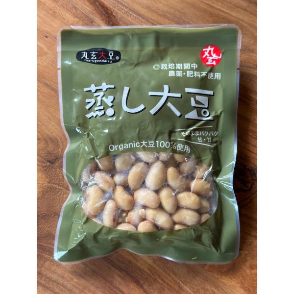 ★2023年7月よりパッケージを変更！★「常温」での保存・配送が可能になりました！自然栽培の丸玄大豆をじっくりと甘みが出るまで蒸し上げました。茹で大豆と違い、水に栄養素が出る事を防ぎます。塩なども一切添加されていません。蒸したことで、栄養素...