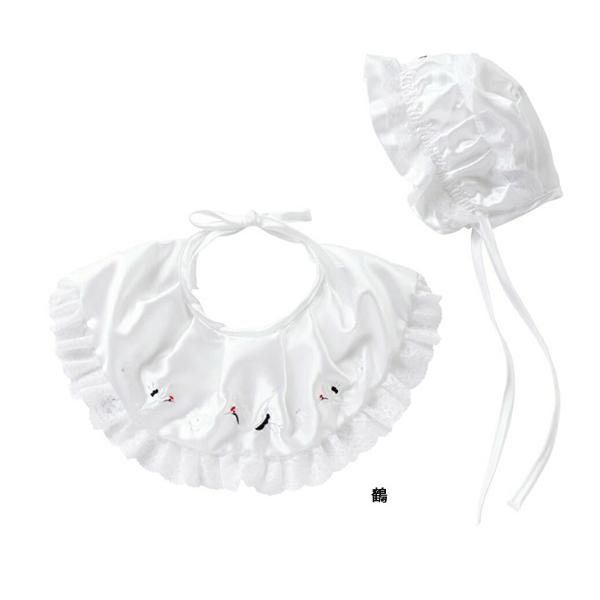 お宮参りにおすすめフード（帽子）とよだれかけの２点セットです。お宮参りは生後1ヵ月頃の赤ちゃんを連れて神社にお参りし、出産の報告とこれからの健やかな成長をお祈りする儀式です。和装のお宮参りにおすすめです。刺繍とフリルがあしらわれた華やかなお...