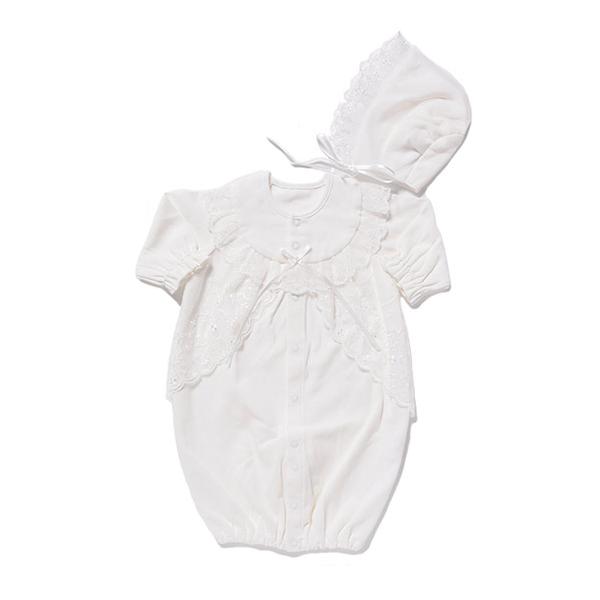 お宮参りや退院のお祝いなどに使っていただけるドレスオールです。ドレスorカバーオールがスナップで早変わり！スナップの止め方ひとつで、いろいろな動きをカバーします。おむつの取り替えにも便利です。【メーカー】シンクビー【タイプ】2wayドレス,...