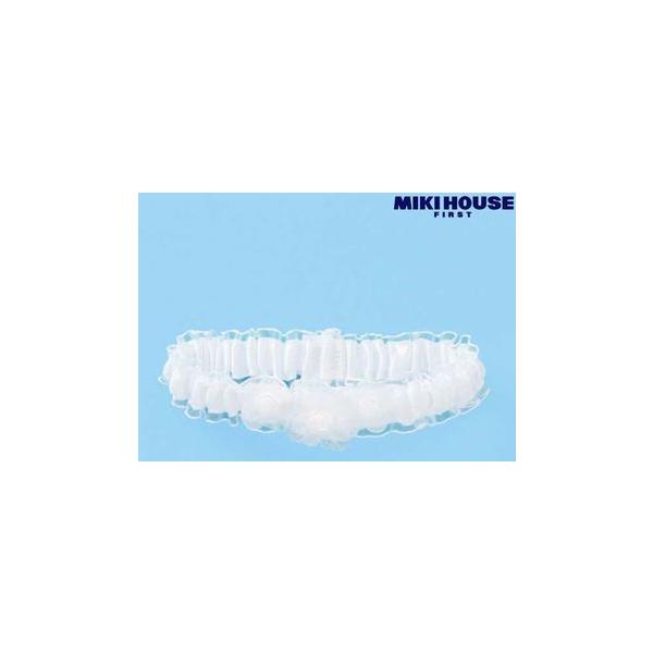 一生に一度のセレモニーにふさわしい、すてきな記念日を演出してくれます。記念撮影時のお顔まわりのポイントにもなります。もちろん、ふだんのおしゃれにも使えます。■タイプ：セレモニーヘアバンド■メーカー：ミキハウス■仕様：円柱形のクリアボックス付...