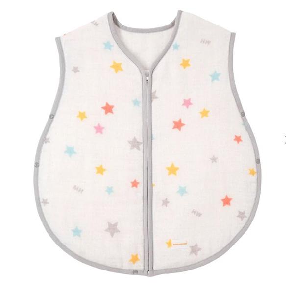 赤ちゃんに優しく、ふわっと柔らかくて軽い6重織ガーゼ素材のスリーパーです。・新生児から3歳頃まで長く使えます・首がすわる前のお子さまにも使えます・よく動く元気な赤ちゃんの寝冷え対策に・やさしい肌触りのガーゼで、夏の冷房対策にも・ファスナー開...