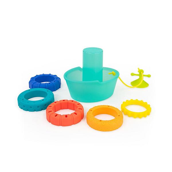 お風呂でぷかぷか浮かばせて遊べるボートのおもちゃ。カラフルなリングをボートに重ねてみよう！いくつ重ねられるかな？リングもぷかぷかお風呂に浮かべて遊べます。ボートをひっくり返して水をすくうと、シャワー遊びも楽しめる！ボートを赤ちゃんの近くにお...
