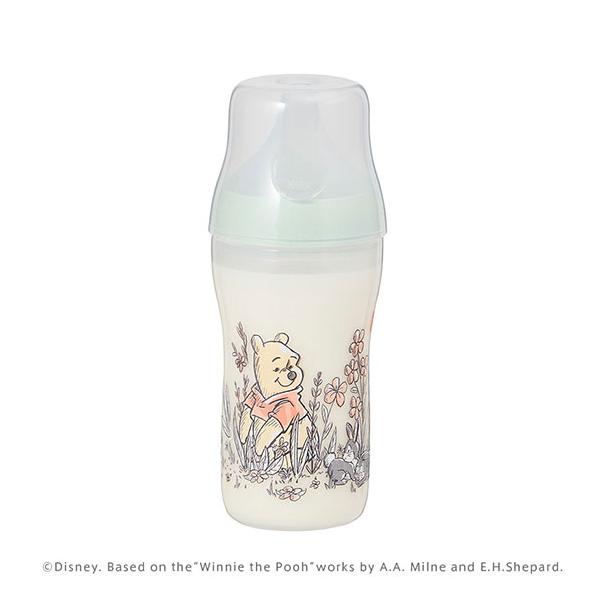 【NUKの乳首の特徴】●肌に近い感触の、すべすべでやわらかい素材。 赤ちゃんの唇と上あごにぴったり沿うので、おっぱいを飲むときと同じような安心感を与えます。●どの角度からでも違和感なく飲めて、上から下まで流れるような形状。  空気の飲み込み...