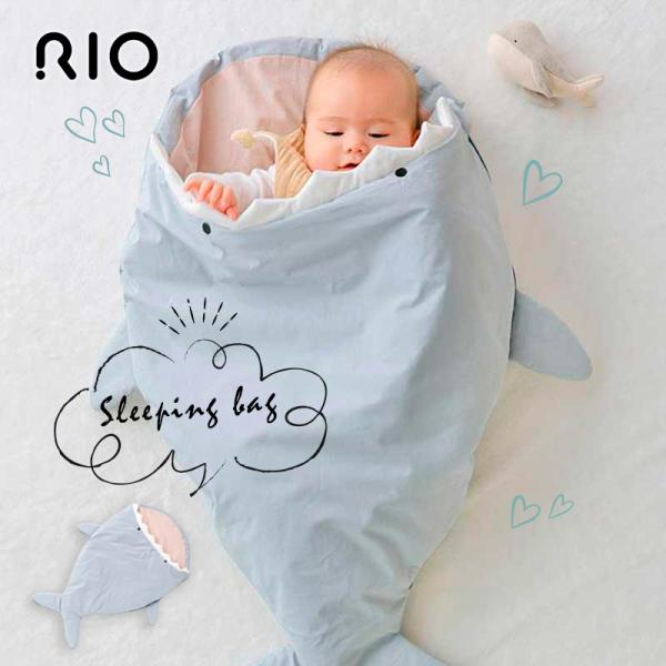 ★ご注意★袋とリボン付き商品です。こちらの商品は当店包装のラッピングは不可となります。システム上、ラッピング希望が出来ますがご対応できません。大きなお口に赤ちゃんがすっぽり!まるでサメに食べられちゃったような姿に、思わず写真を撮りたくなるア...