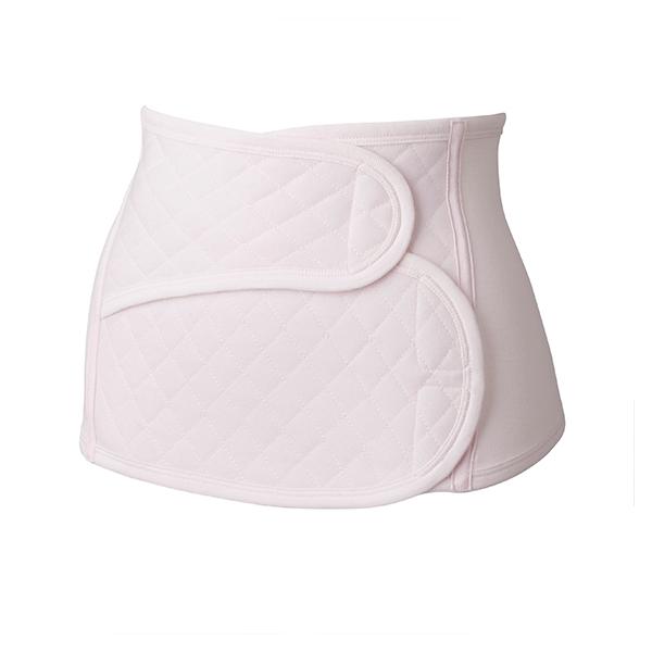 帝王切開の手術後すぐから使用できる腹部保護帯です。程よい厚みでクッション性のあるキルティング素材ですっぽりおなかをカバー。肌に直接あたる裏側は、綿100％で肌当たりもやさしい。帝王切開に着目した保護帯はマタニティ専用の犬印ならでは。実際に帝...