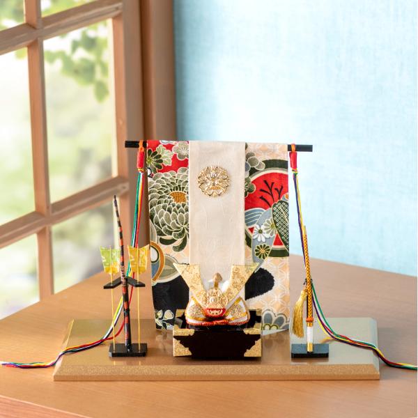 五月人形 鯉のぼり こいのぼり 兜 コンパクト おしゃれ モダン ちりめん <br> 室内|金色兜飾り（弓太刀付）|端午の節句 初節句 <br> 子供の日 マンションサイズ 『龍虎堂』リュウコドウ <br&gt...