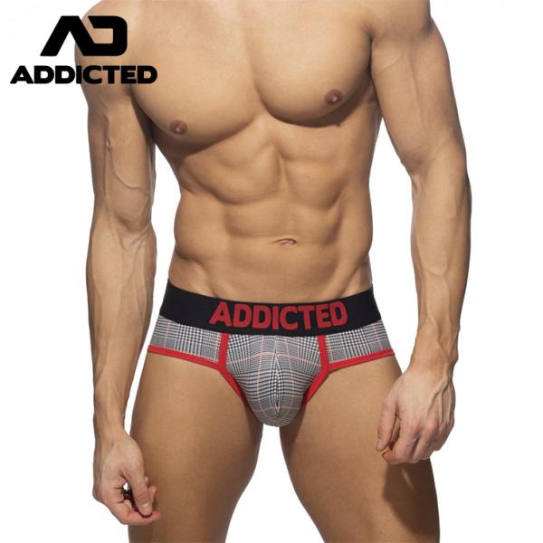 ◆ADDICTED◆スポーツブリーフ ◆S/M/L/XL（日本サイズより異なる）◆ポリアミド 92%、エラスタン 8%このビキニはフロント部分が熱成型されており、体に必要なボリュームを与えながら、不要で見苦しい縫い目がありません。ウエストバ...