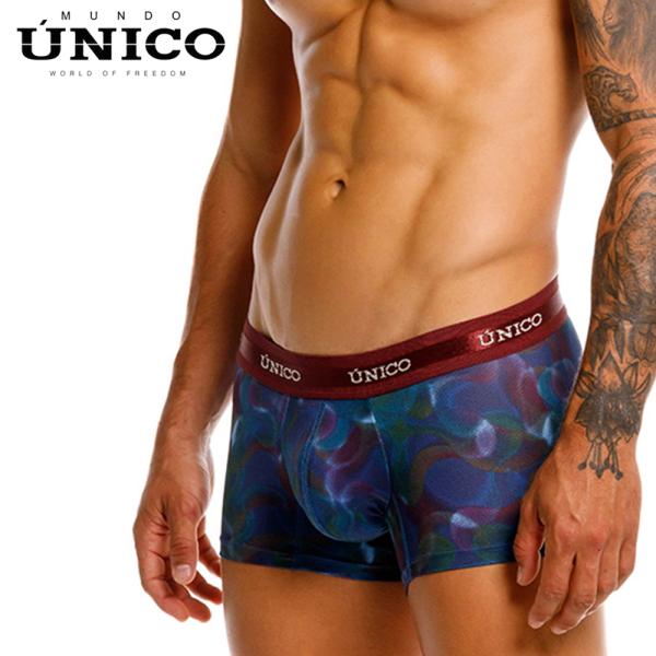 ■ UNICO BOXER CORTO ? V〓RTICE深いネイビーベースに、渦を描くようなアートプリント。視線を引き込むデザイン。CORTO（ショート丈）設計で、脚まわりをすっきりと整える。UNICO独自の立体ポーチ構造が、自然なホール...