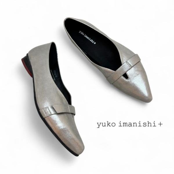 フラットシューズ ポインテッド SASAベルトがアクセントになるフラットシューズ。アッパーは非常に柔らかい山羊革を使用。足馴染みが良く外反母趾の方でも安心の履き心地。インソールには低反発のクッション入りで長時間の使用でも楽ちん。ボロネーゼ製...