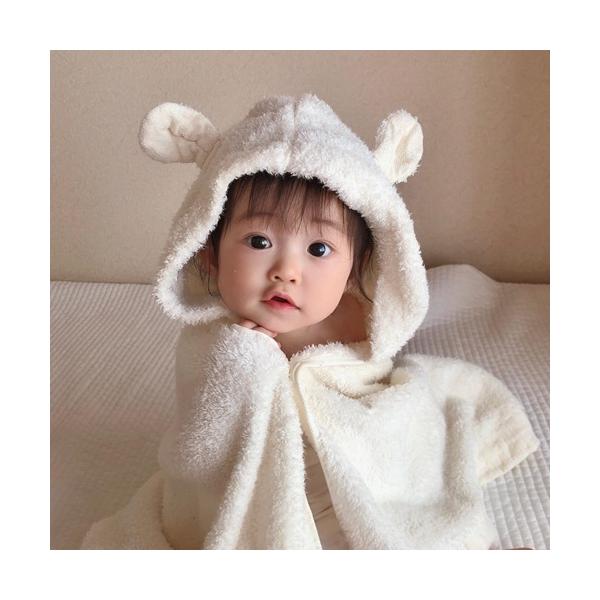 無撚糸と通常より細い染め糸とのミックスで織り上げることで、ムラ感のある立体パイルに。その織り上げた生地は繊維間にたくさんの空気を含むので、驚くほど軽くふんわりやわらかに仕上がりました。ベビー商品の中でも最上級のボリュームを持ちながら軽く、繊...