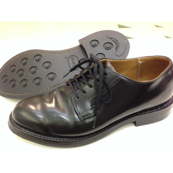 底縫いredwing等ソール交換時に靴のアッパー(本体)と(ミッド)ソールを接合するための底縫いです。