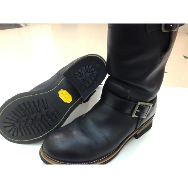 底縫いredwing等ソール交換時に靴のアッパー(本体)と(ミッド)ソールを接合するための縫いです。