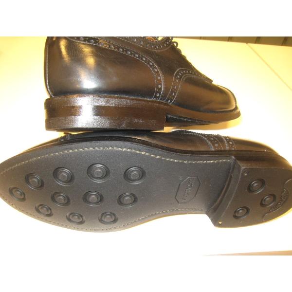 ソール交換REGAL、スコッチグレインなどにも交換できるvibram2055イートンソールです。一般的なビジネスシューズはもちろん、ソールとアッパーをウエルトで外周を縫ってあるほとんどの靴のオールソールが交換可能です。底縫い、かかとのゴム込...