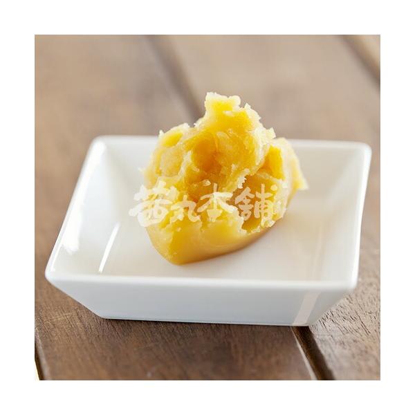 香ばしさそのまま、秋の贅沢焼きいもあん。さつまいもを一度焼きいもにしてから豆と炊き上げる独自製法で、香ばしさと自然な甘みをしっかりと閉じ込めた本格あんこです。スイートポテトやきんとんとは一味違う、焼きいもならではの風味をお楽しみいただけます...